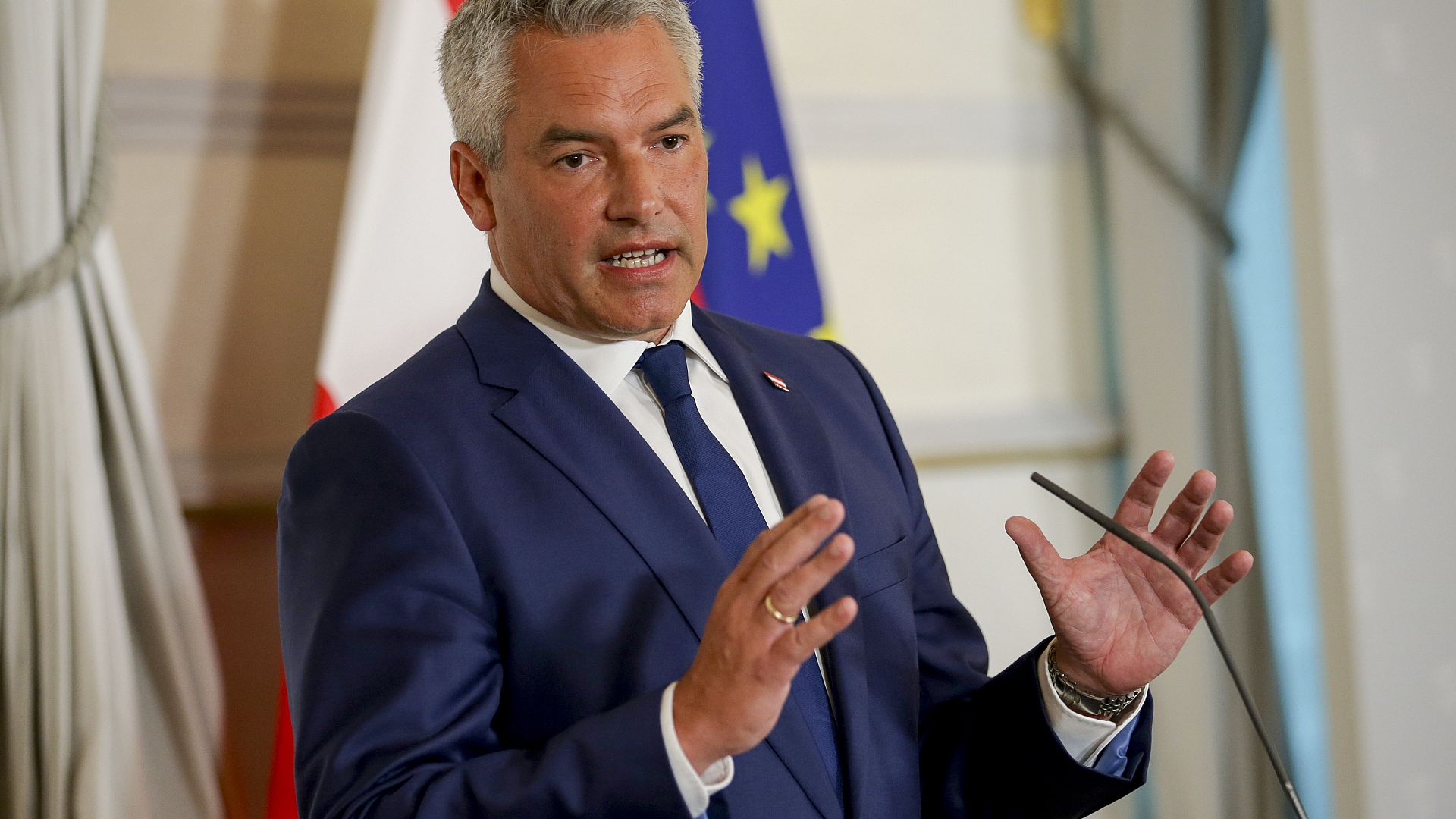 The Austrian Chancellor Karl Nehammer resigns after talks on forming a government collapsed ...