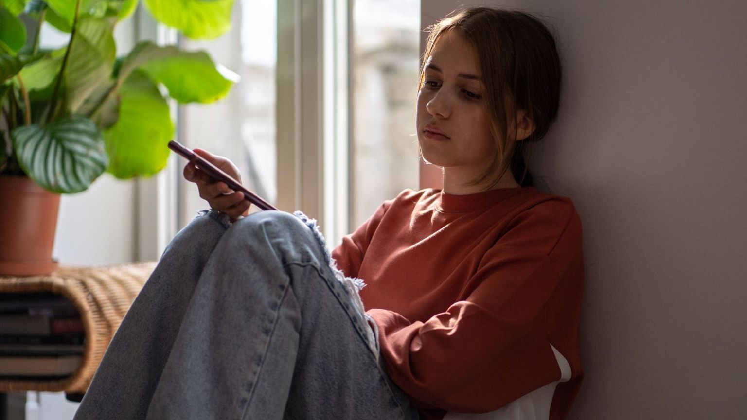 Young people’s eating disorders could be linked to lagging brain ...