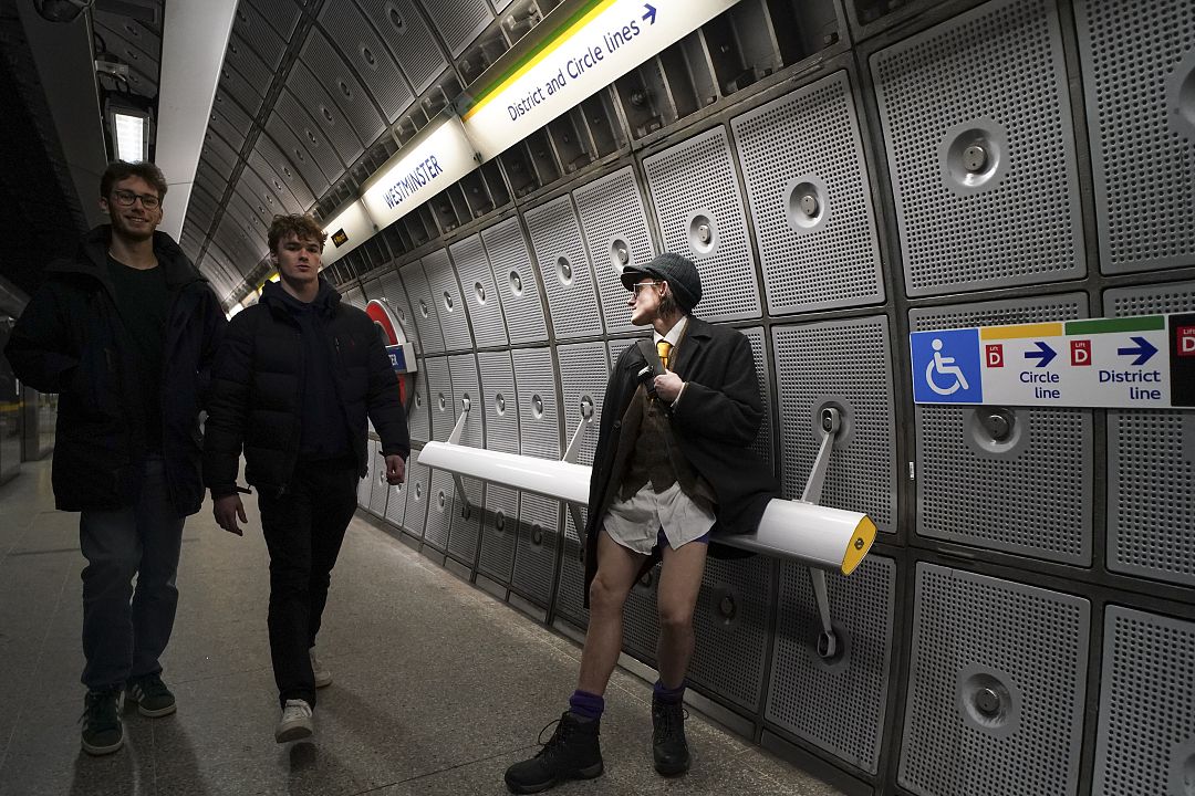 No trousers? No problem: London underground users bare their legs for ...