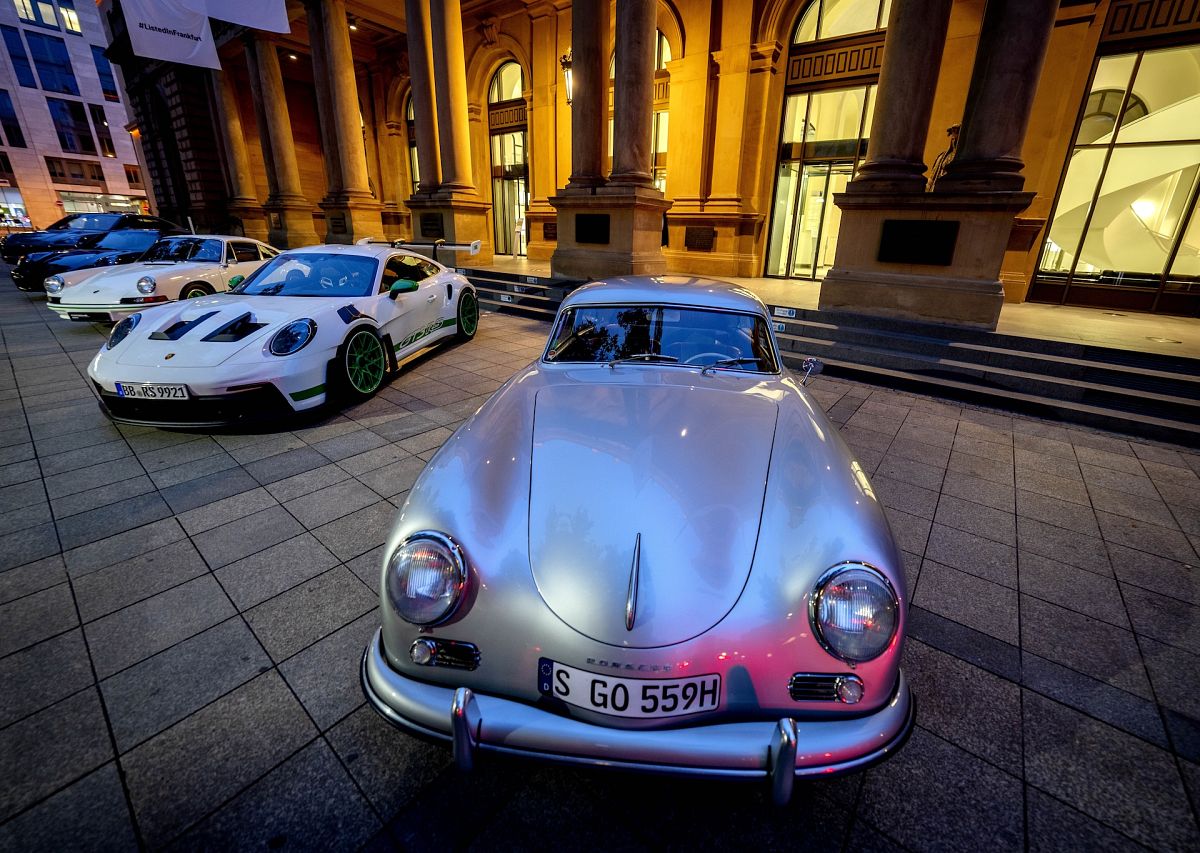 Goldman Sachs downgrades Mercedes and Porsche as German car makers ...