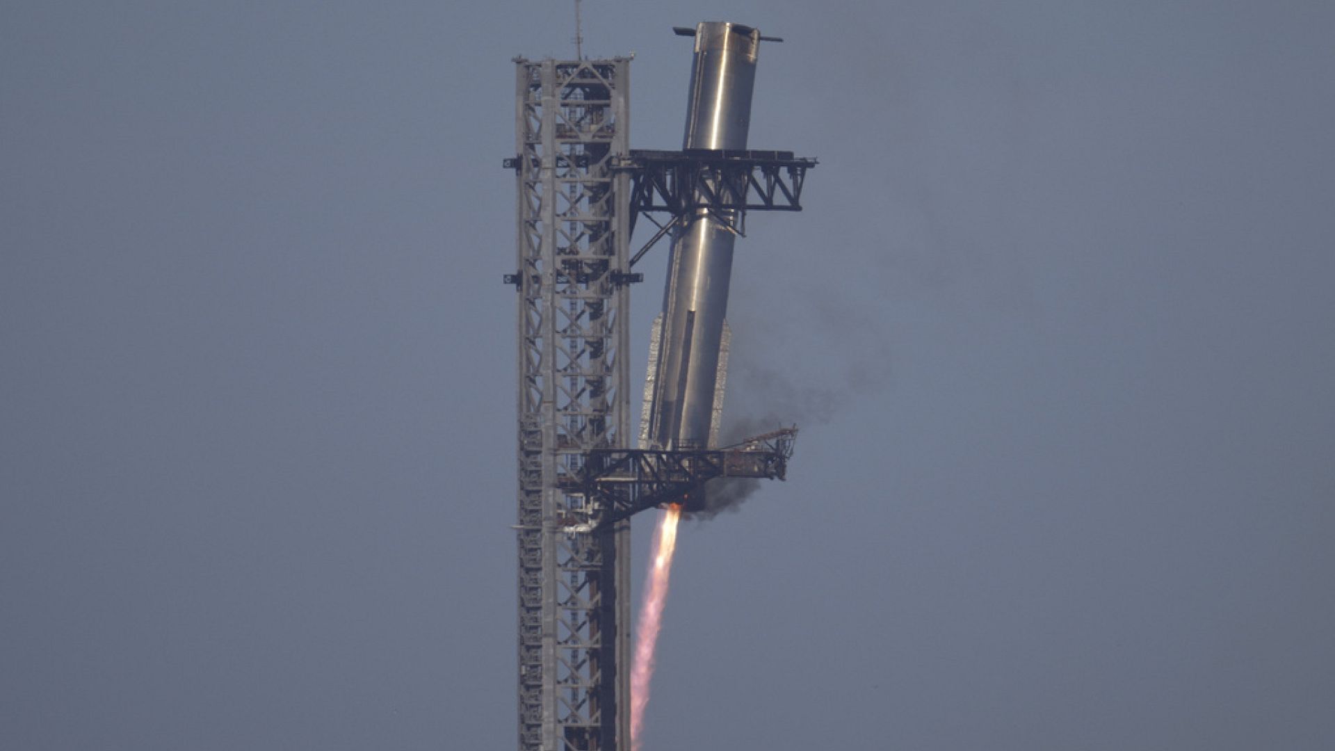 SpaceX's Starship explodes during test launch minutes after rocket ...