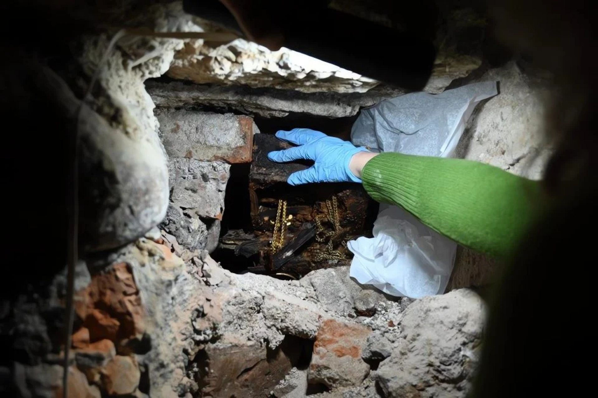 Hidden royal treasures discovered underneath Vilnius Cathedral | Euronews
