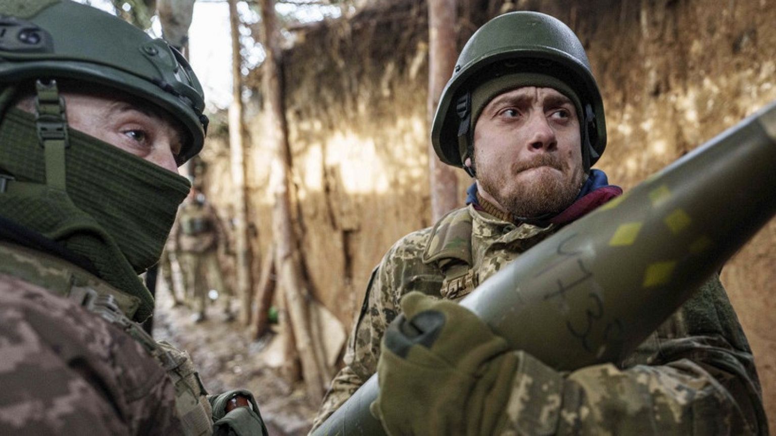 Les soldats ukrainiens sur la ligne de front de Donetsk demandent plus d'armes alors que la ...