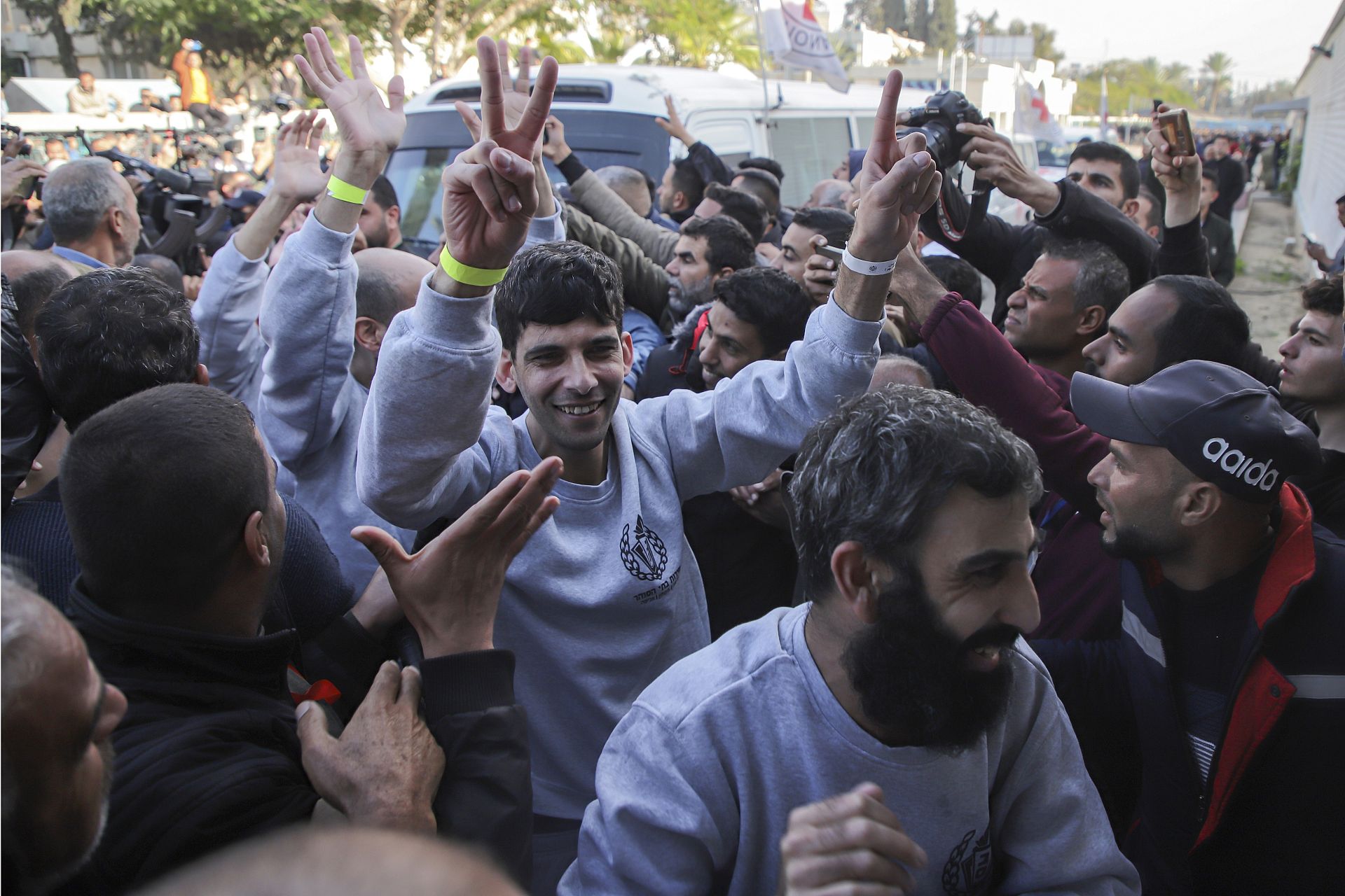 Israel impede palestinianos de regressarem ao norte de Gaza até que o ...