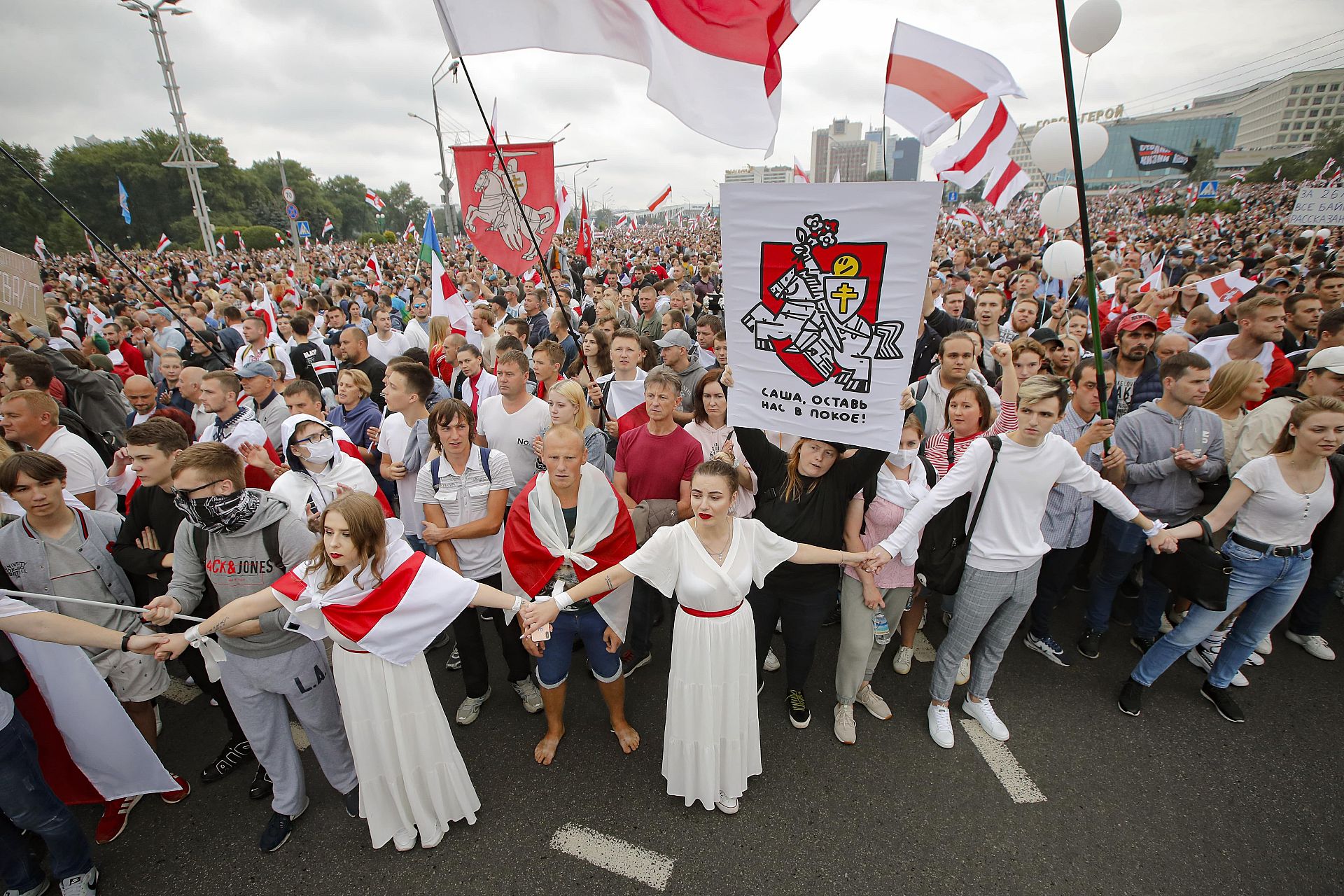 Bélarus : Alexandre Loukachenko réélu pour un septième mandat à 87,6 % ...