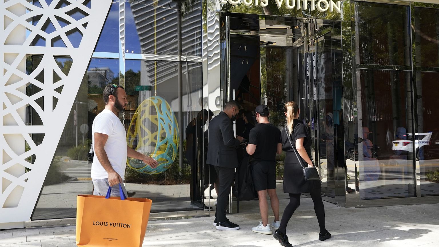 LVMH earnings highlight uneven recovery in the luxury goods sector ...