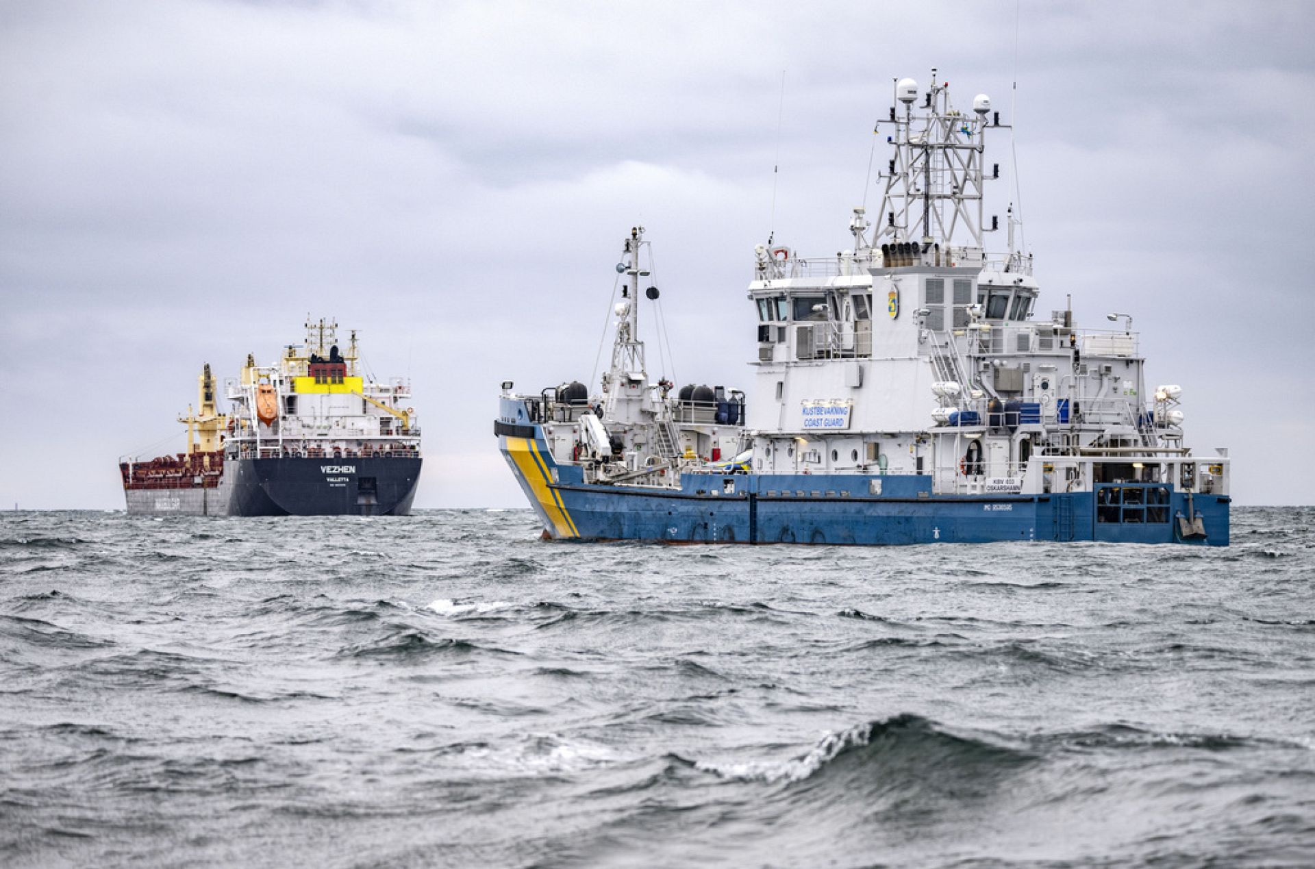 Noruega liberta navio tripulado por russos após investigação de danos ...