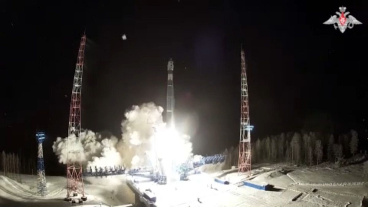 Rusia lanza un cohete al espacio en "interés de la Defensa nacional ...