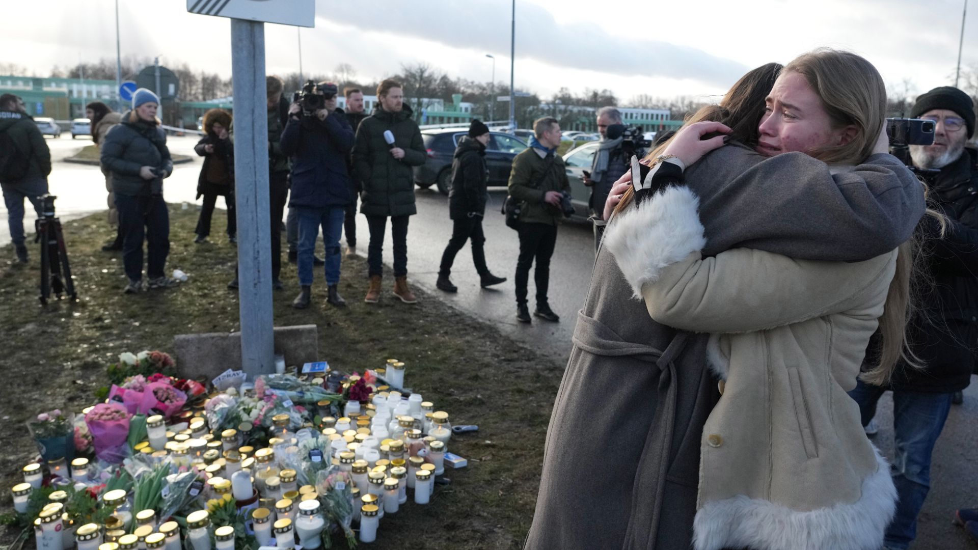 Video. Sweden mourns victims of its deadliest mass shooting | Euronews