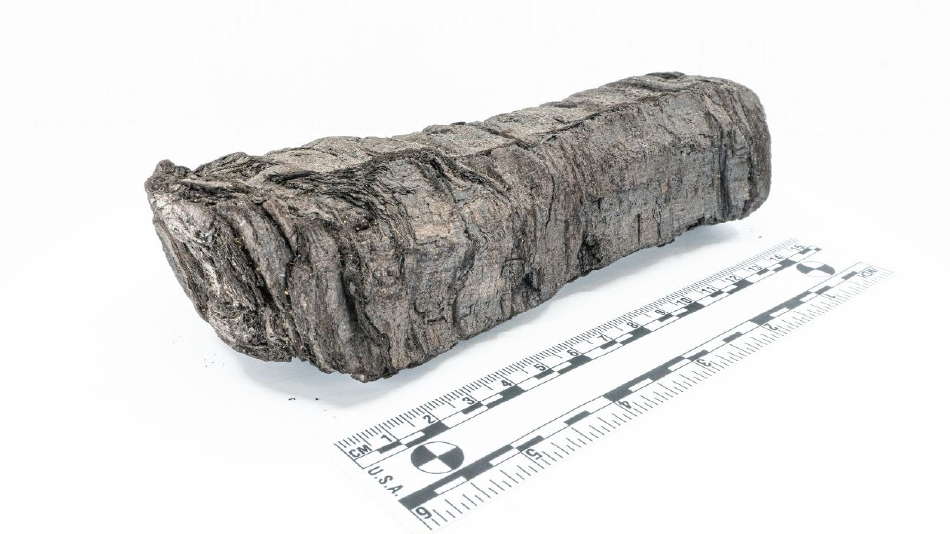 AI gives first tantalising look inside a 2,000- year-old Roman scroll ...