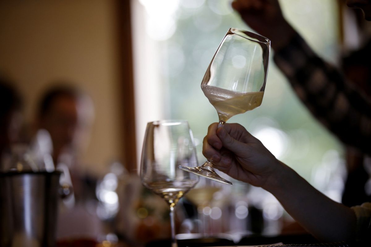 US importers stockpiling Italian prosecco amid fears of potential ...