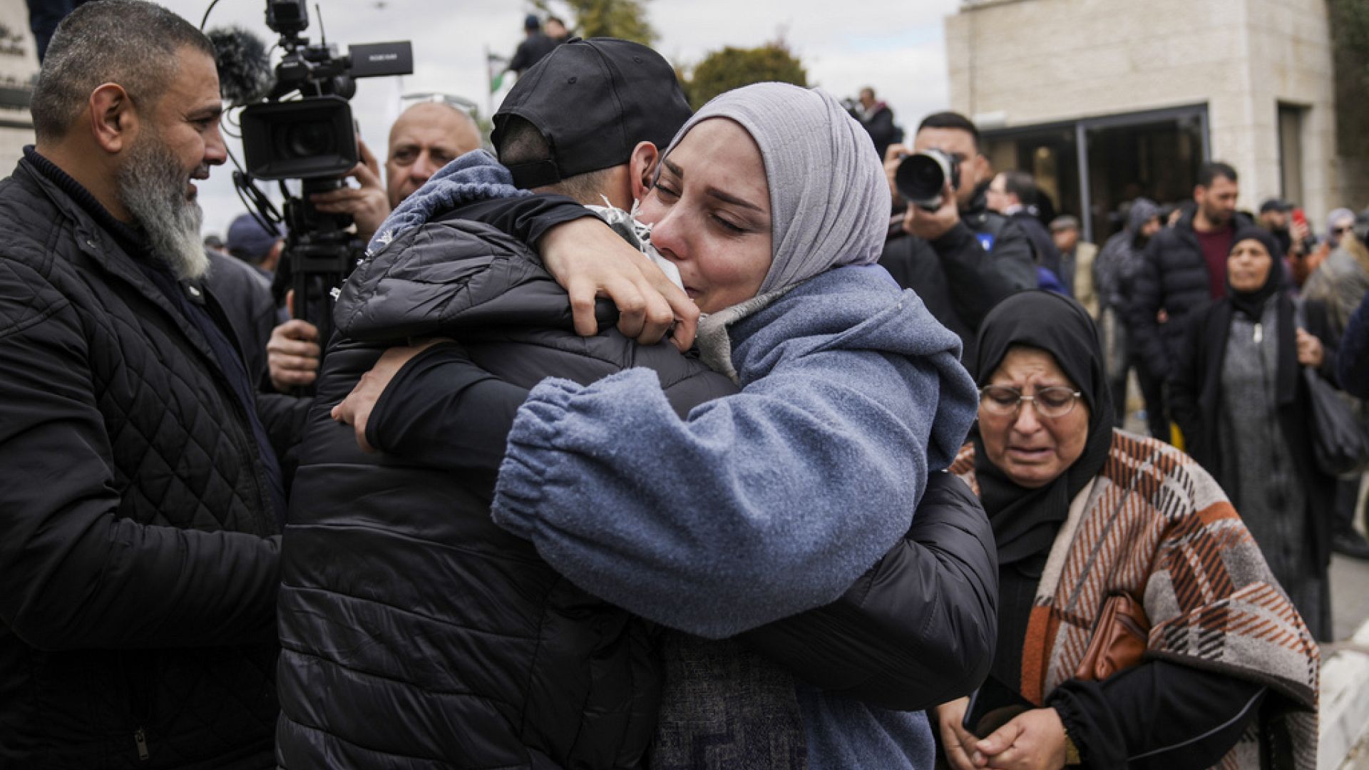 Dozens of Palestinian prisoners and three Israeli hostages released ...