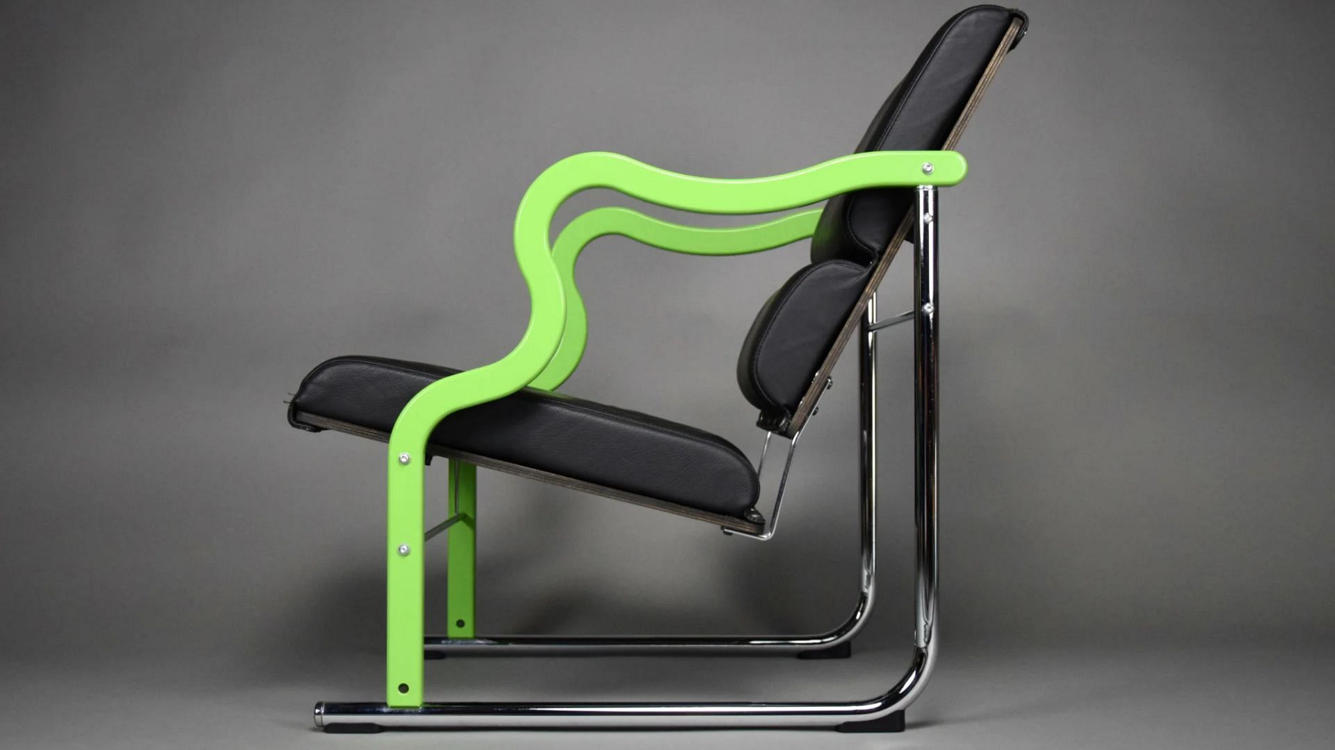 Yrjö Kukkapuro, visionary Finnish designer of Postmodern chairs, dies ...