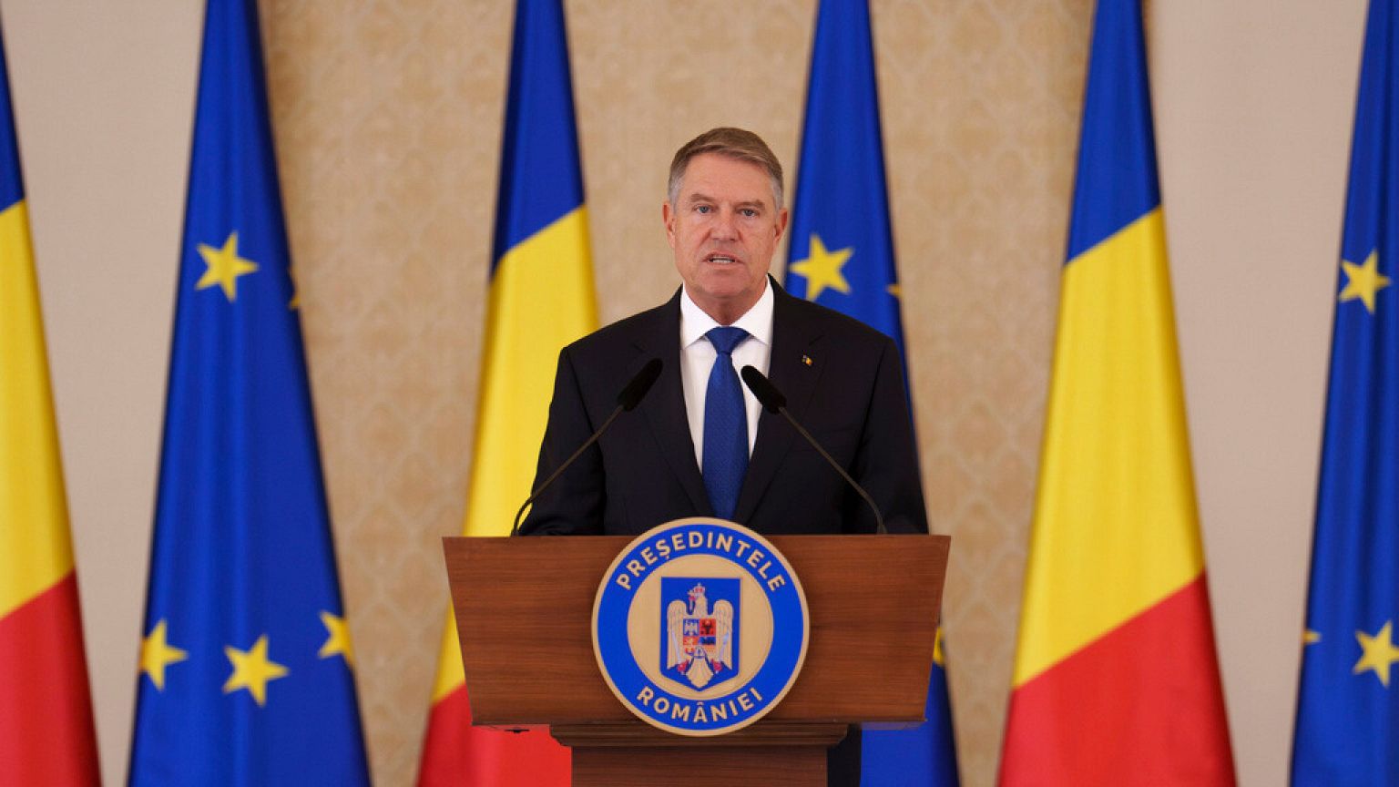 Romania, il presidente Klaus Iohannis si dimette per evitare la crisi ...