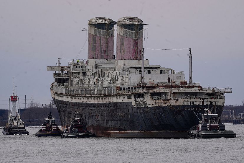 World’s largest artificial reef: Historic ocean liner embarks on final ...