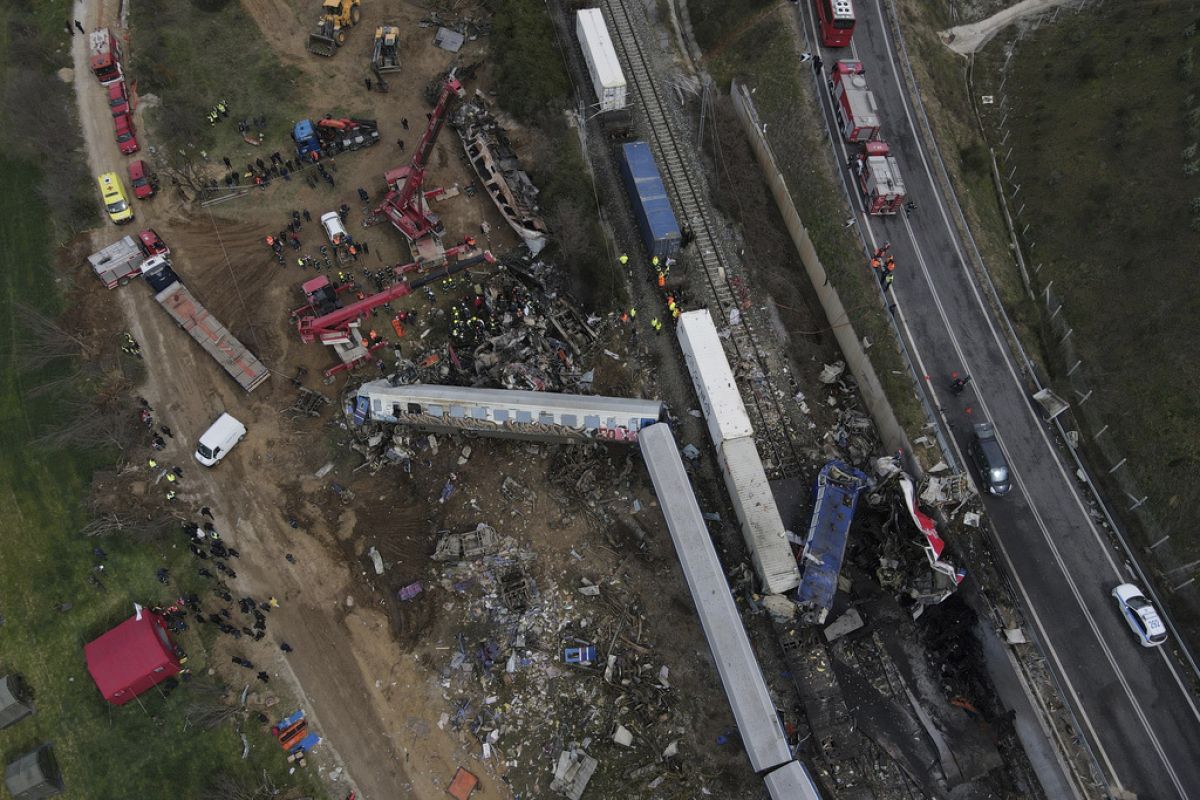 Report reveals Tempi train crash was a result of human error, outdated ...