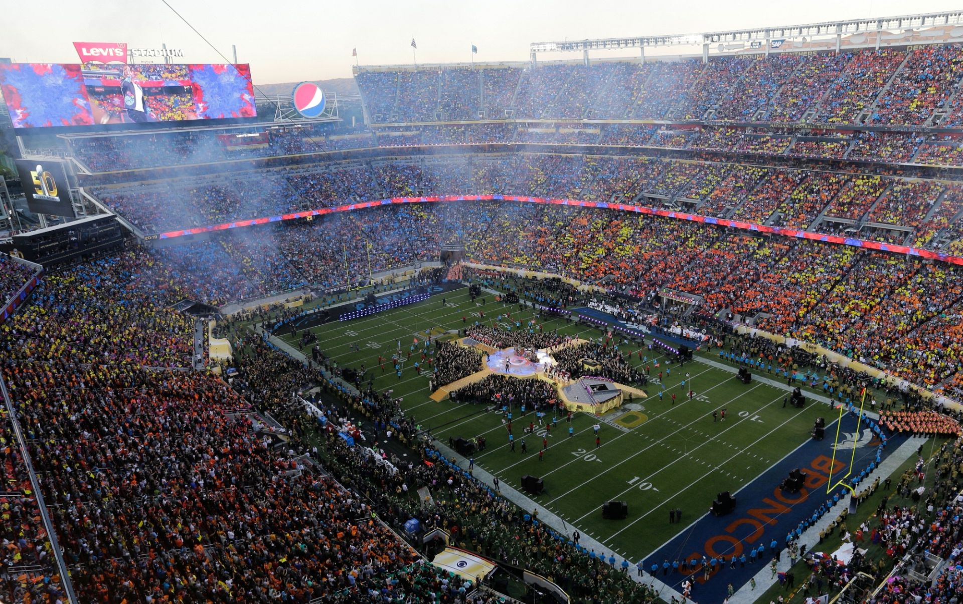 Coldplay to curate the first ever FIFA World Cup half-time show | Euronews