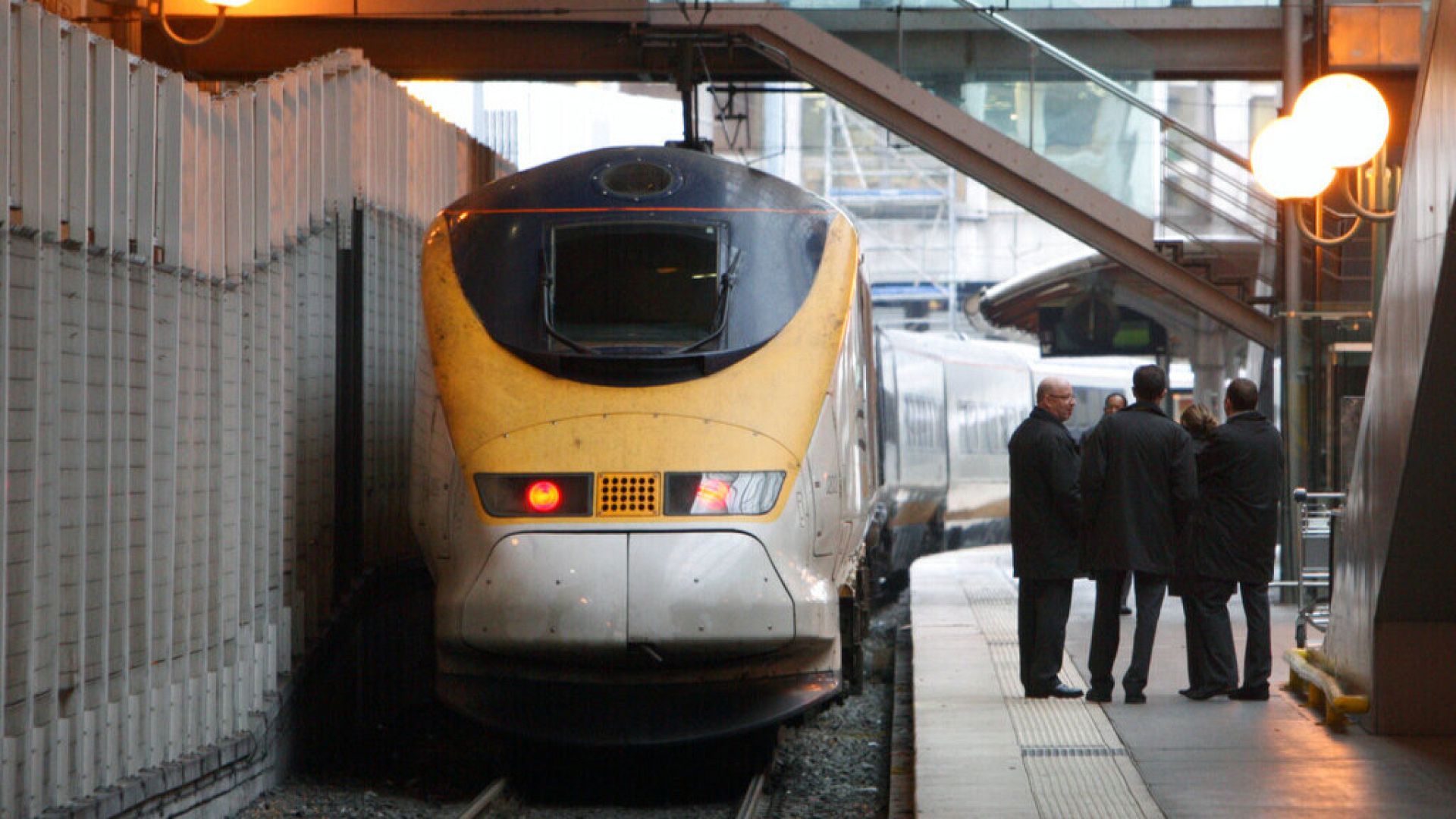 Eurostar trains cancelled after unexploded WWII bomb found in Paris ...