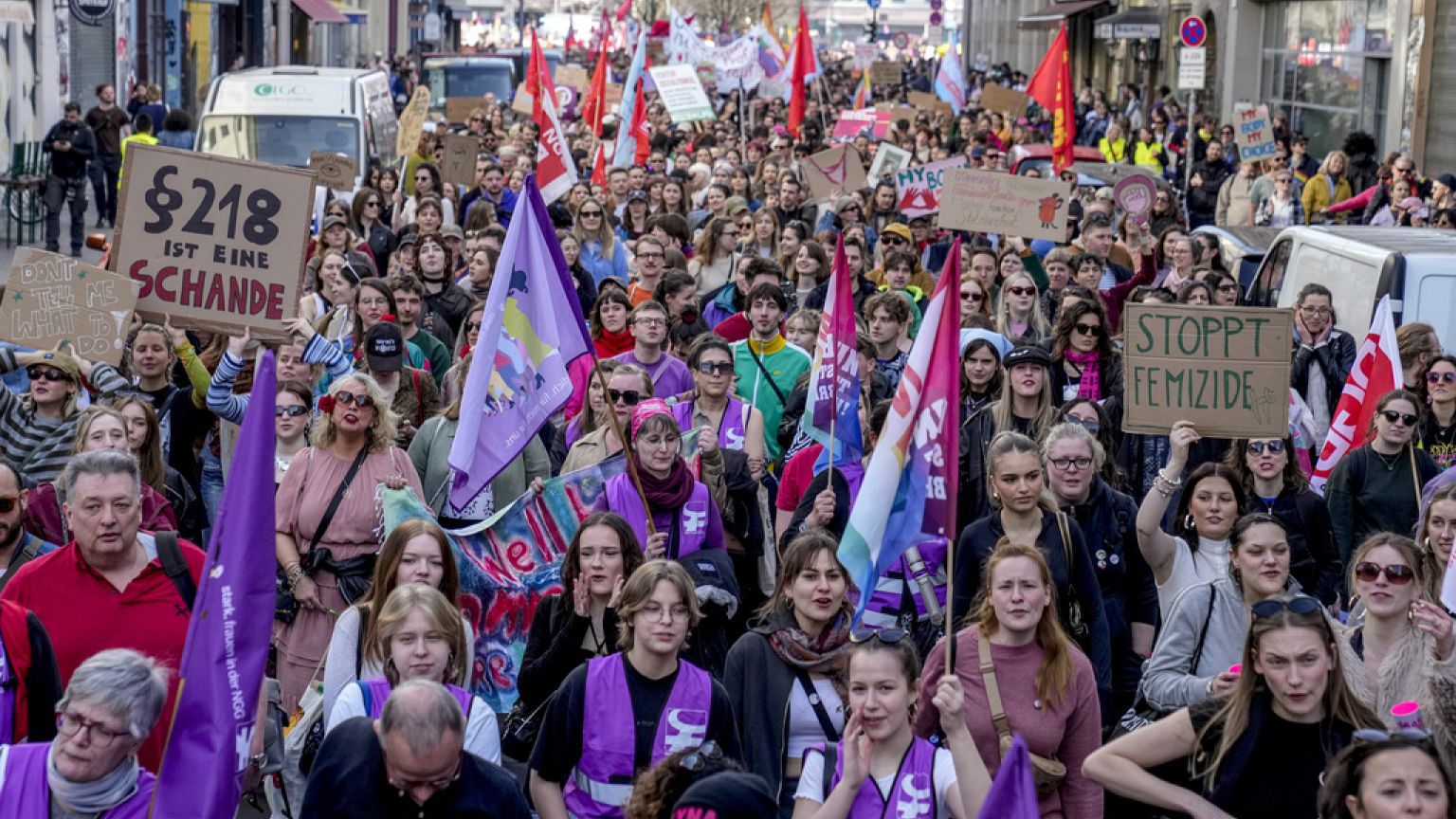 Hundreds of thousands of protesters commemorate International Women's ...