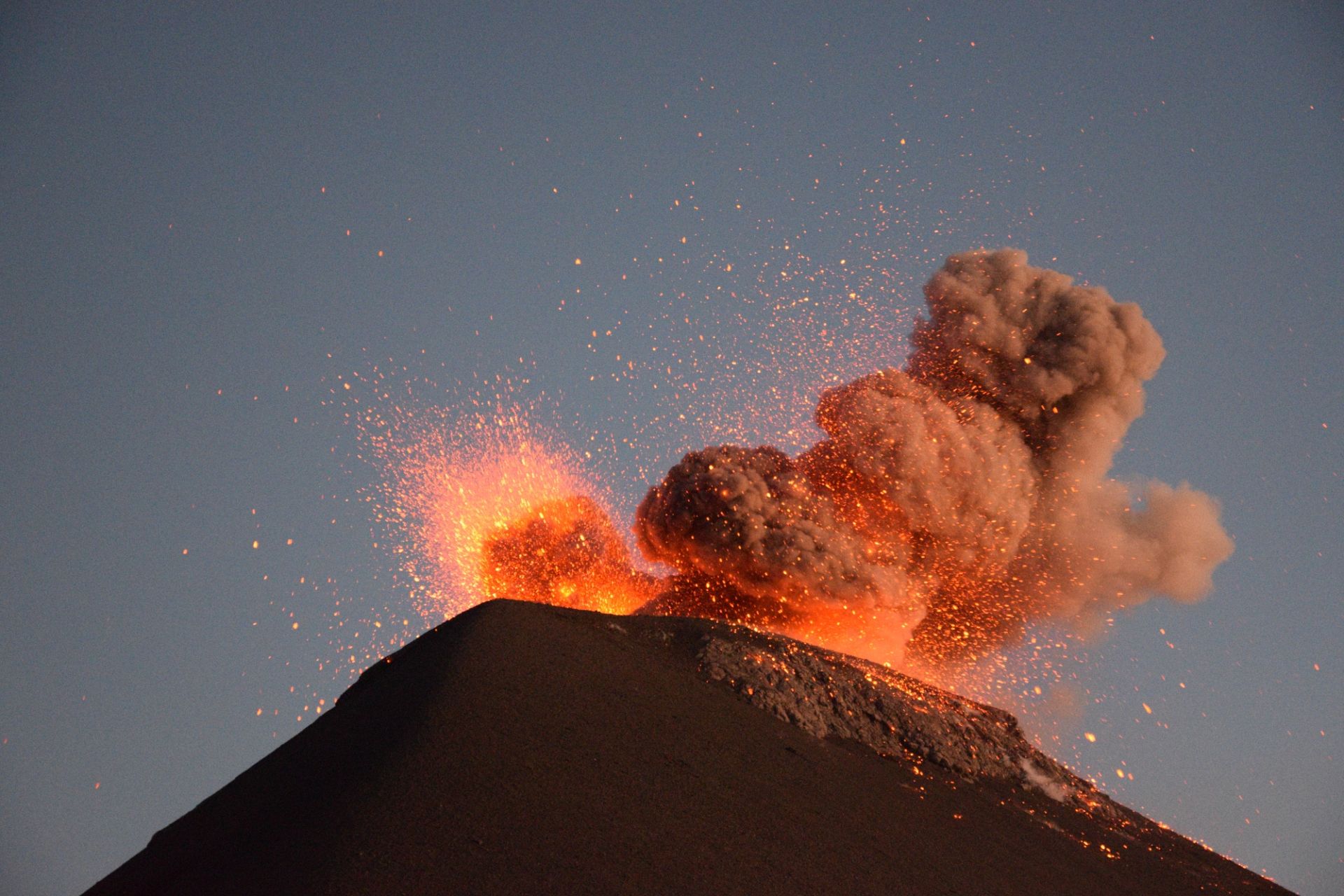 Guatemala's Fuego volcano erupts: authorities call for evacuation of ...