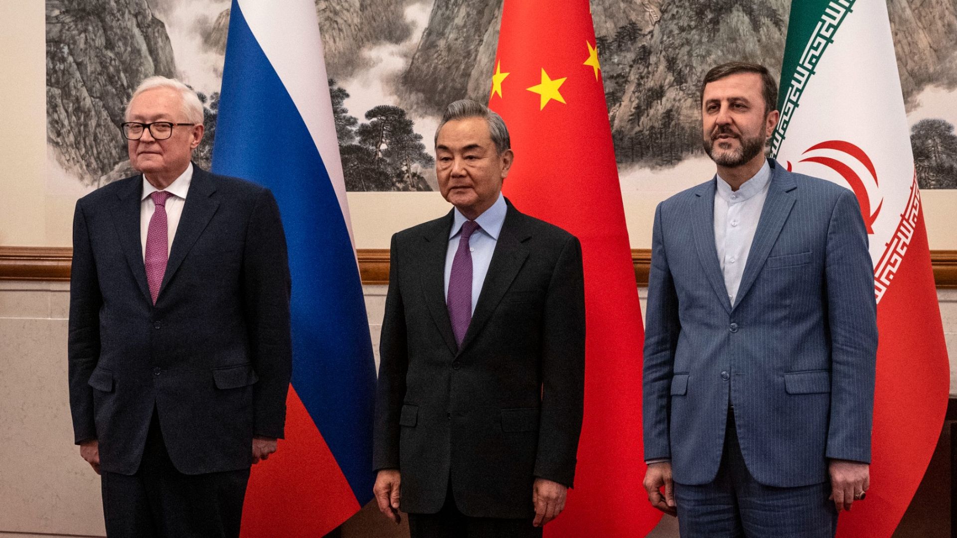Kína és Oroszország az Irán elleni nukleáris szankciók megszüntetésére ...