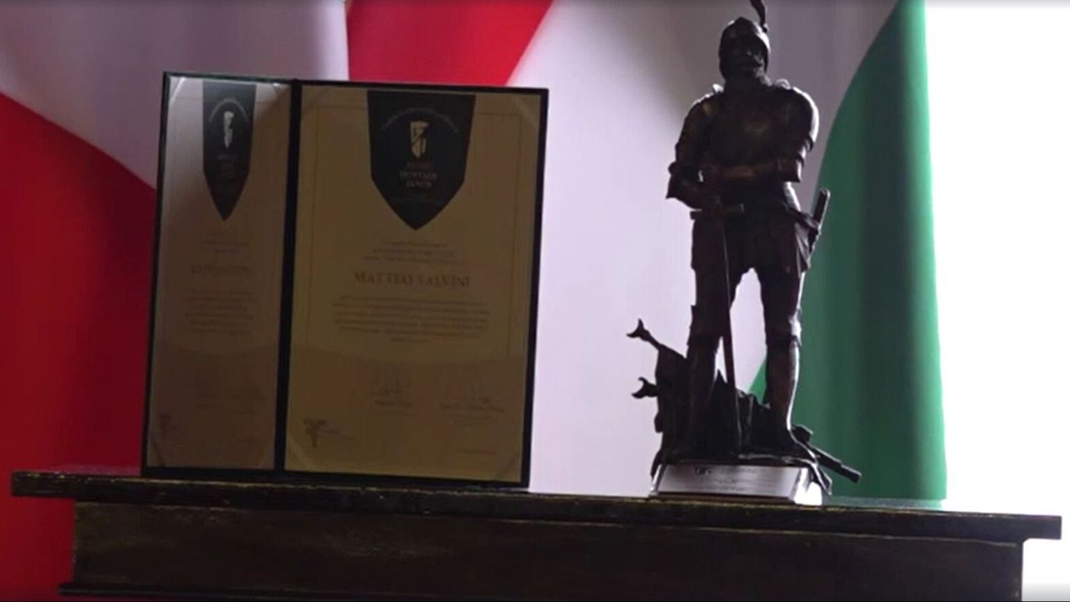 Hungarian PM Viktor Orbán awards Italy's Deputy PM with medal of honour ...