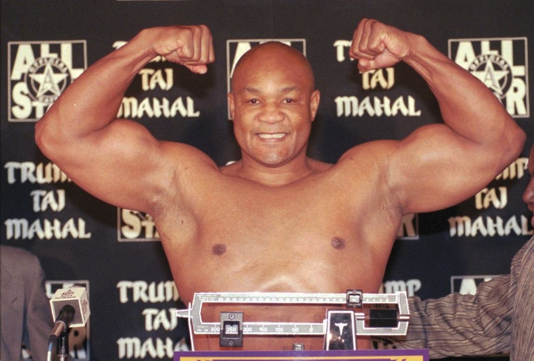 Morto a 76 anni il campione di boxe dei pesi massimi George Foreman ...