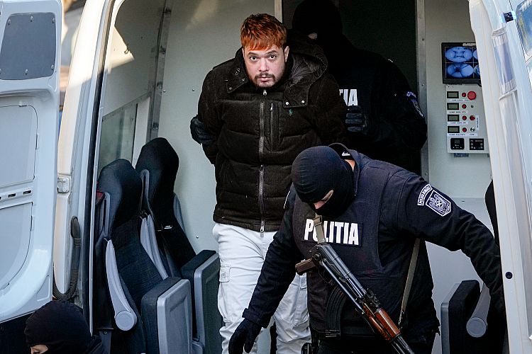 Individuals suspected of helping drug lord Mohamed Amra escape prison ...