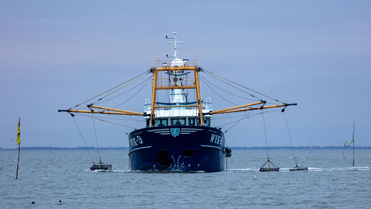 Bottom trawling in European waters costs society up to €11bn a year ...