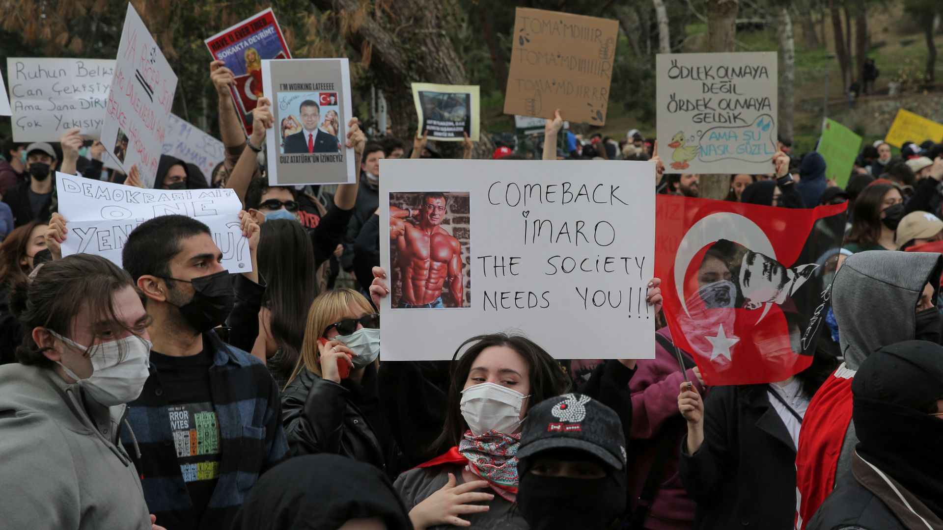 Turquie : la police disperse des milliers de manifestants pro-İmamoğlu à Istanbul | Euronews