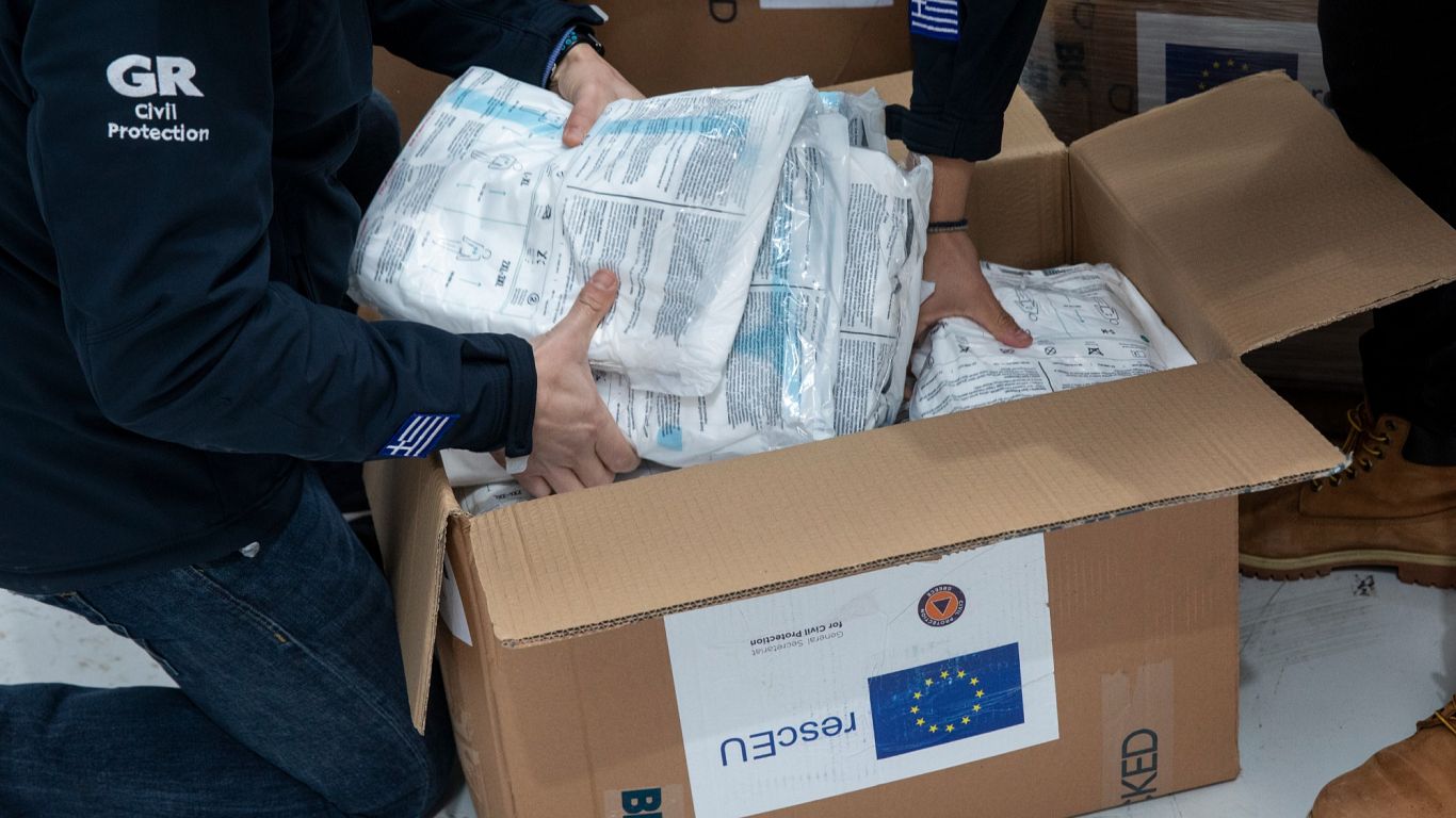 Bruxelles demande aux citoyens de l'UE de constituer un "kit de survie" de 72 heures pour faire ...