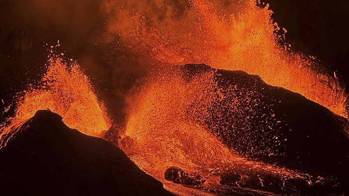El volcán más activo de Hawái, el Kilauea, entra en erupción de nuevo ...