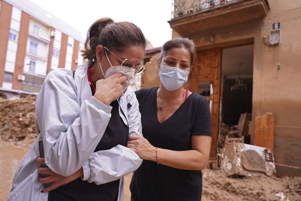 Heavy rainfall fills empty reservoirs in Spain, bringing drought relief ...