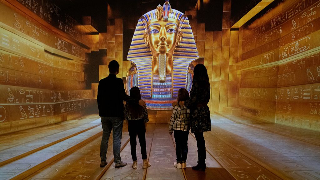 Video. Breathtaking aerial footage shows Italy's 'floating' cycle path ...