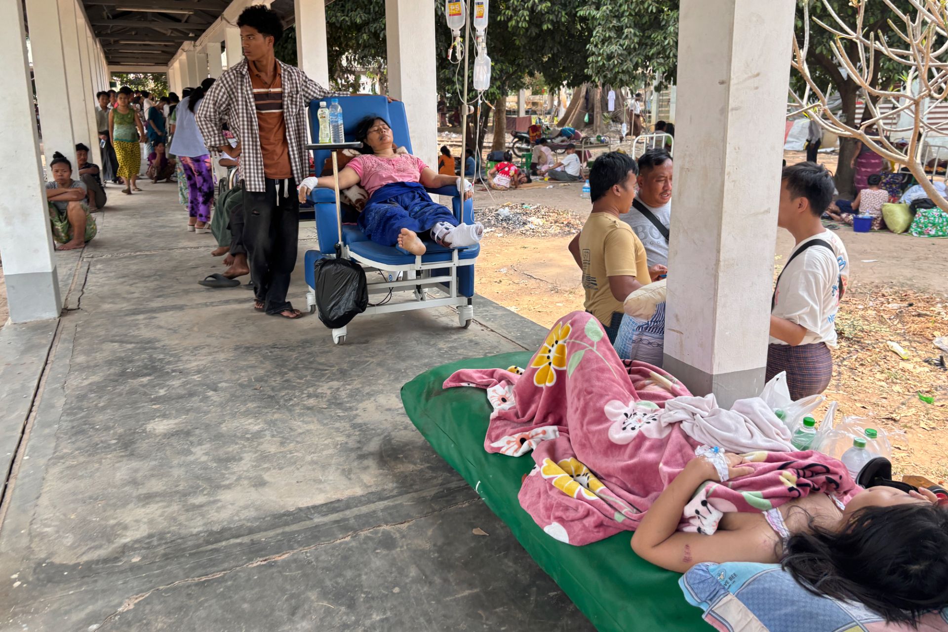 At least 1,644 dead after powerful earthquake rocks Myanmar, junta says ...