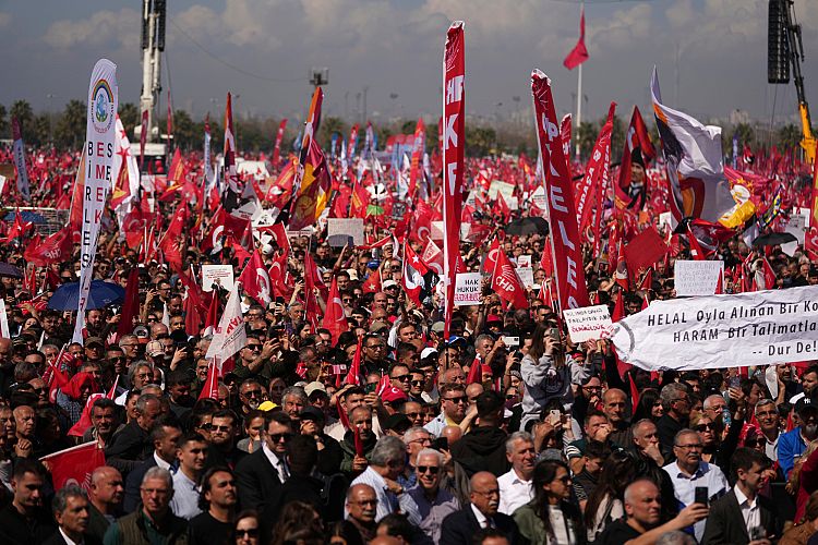 Thousands attend CHP rally in Istanbul against mayor Ekrem İmamoğlu's ...