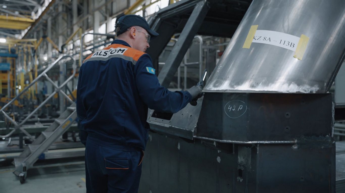 Video. Il robot AI di Nvidia 'Blue' stupisce con un'interazione dal ...