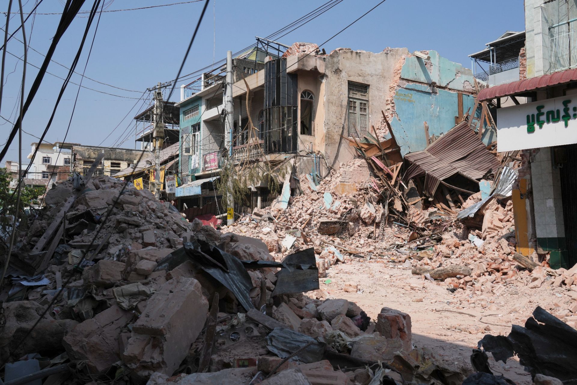 Myanmar earthquake death toll surpasses 2,000 amid worsening ...