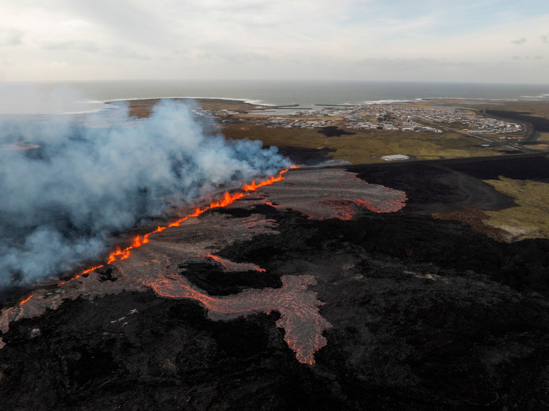 Iceland’s Blue Lagoon spa and nearby town evacuated due to volcanic ...