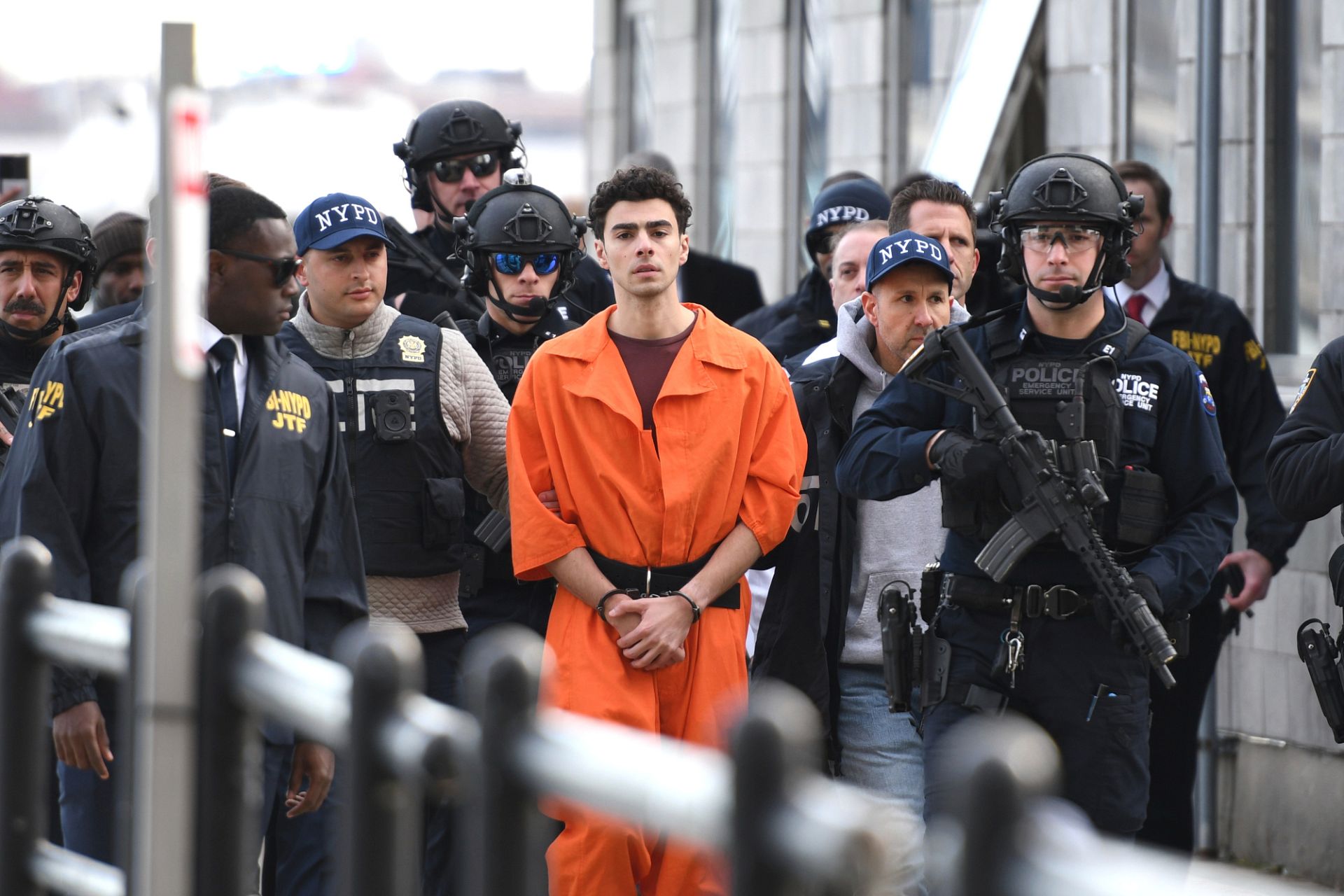 Prosecutors to seek death penalty for Luigi Mangione in health ...