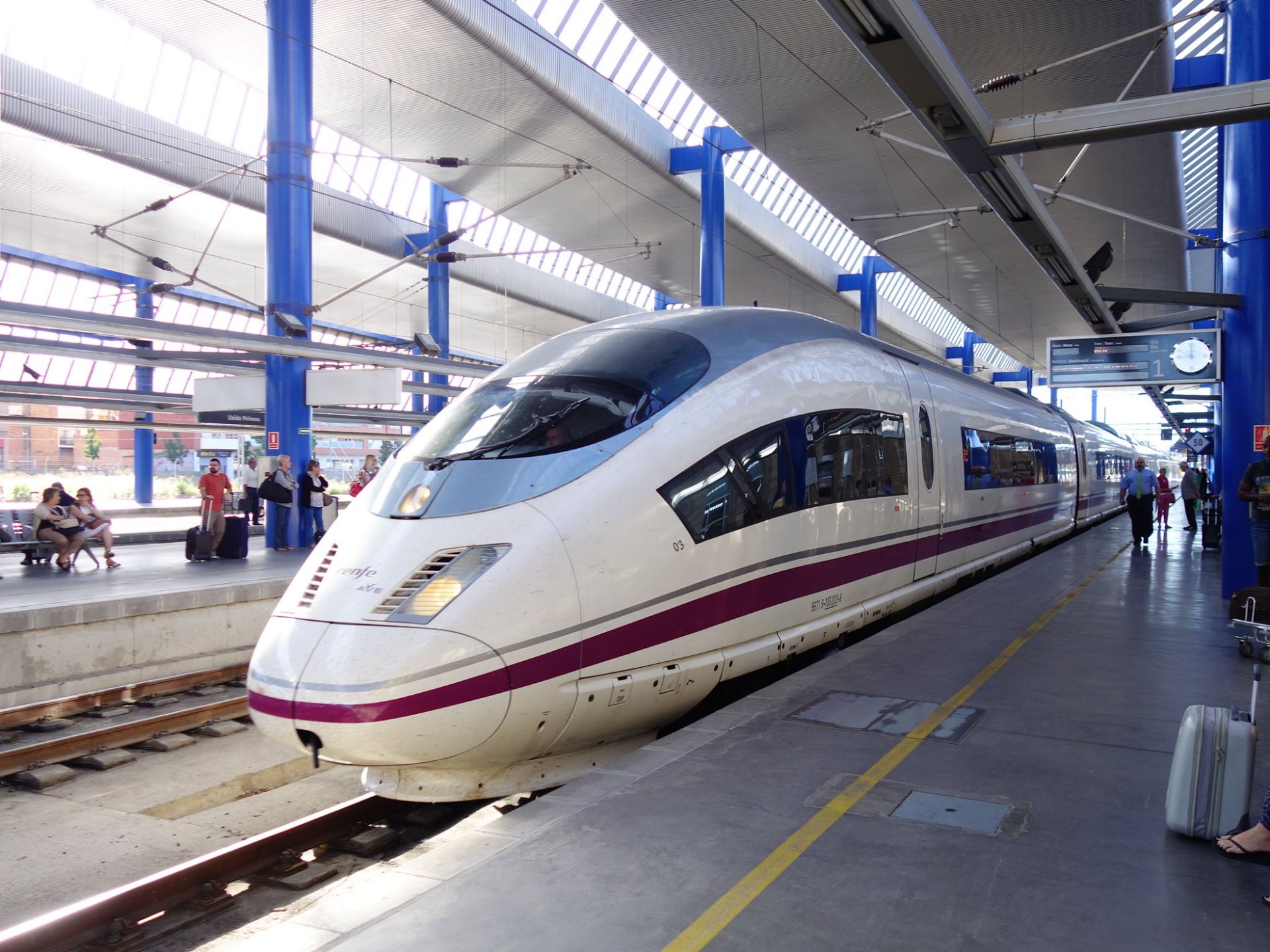 Seat reservations on Spanish trains just got easier for Interrail and ...
