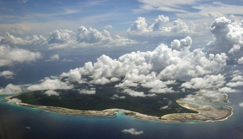 Photographs reveal first glimpse of uncontacted Massaco people in ...