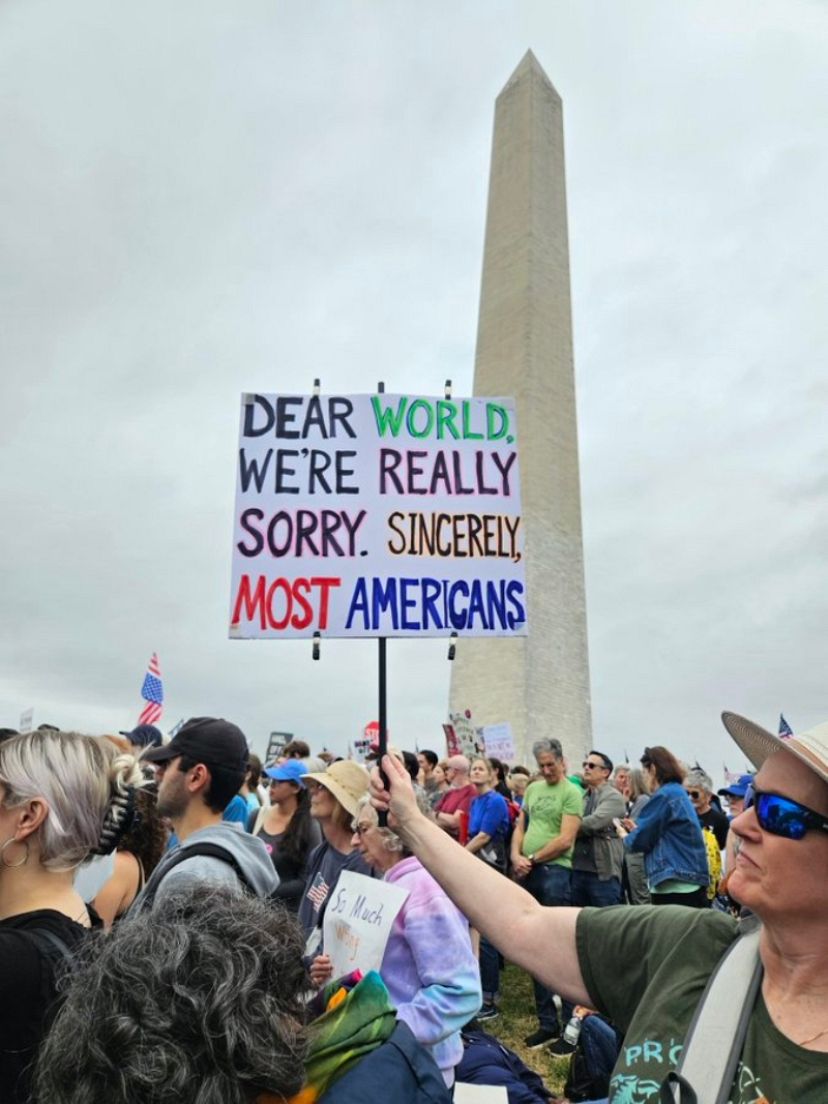 The 10 best and funniest signs from the US ‘Hands Off’ protests | Euronews
