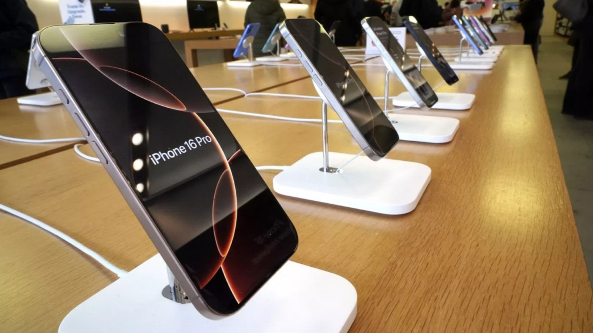 How Apple is airlifting tonnes of iPhones to avoid Trump's tariffs ...