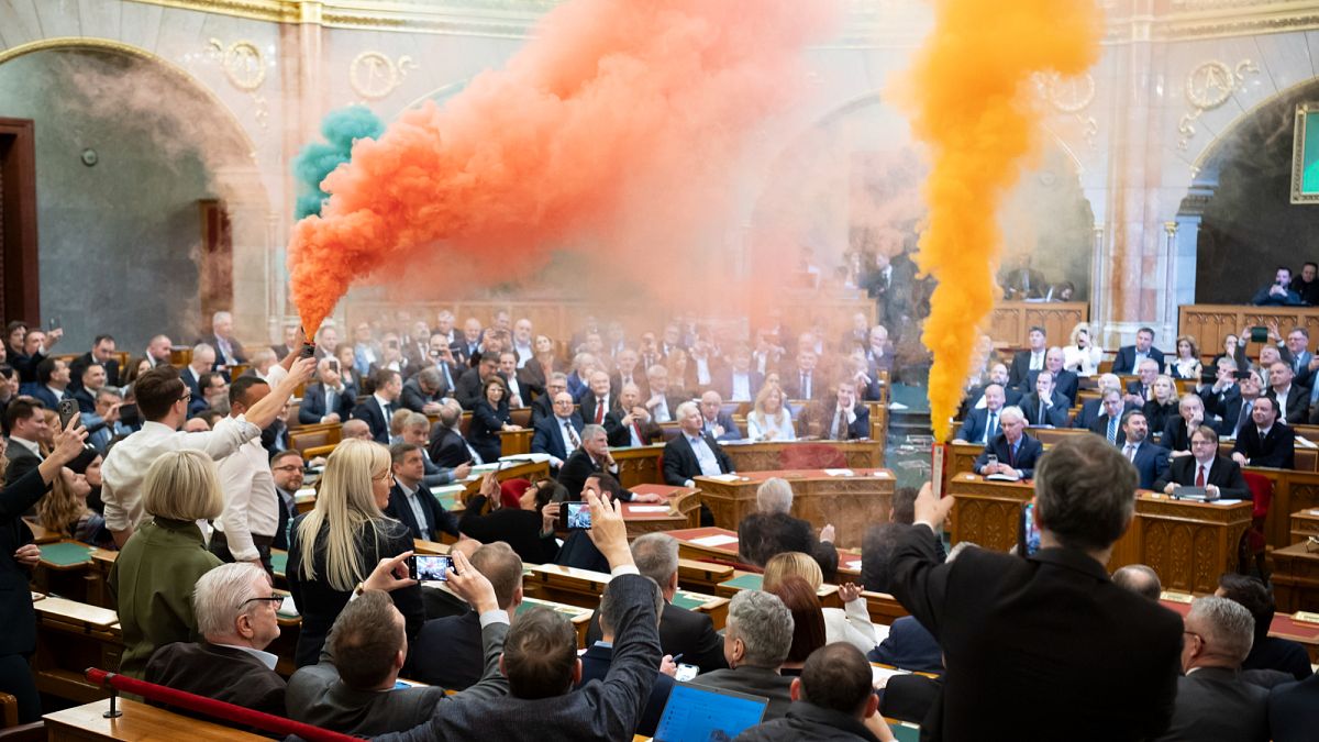 ¿En qué consiste la 15ª enmienda a la Ley Fundamental que el Parlamento ...