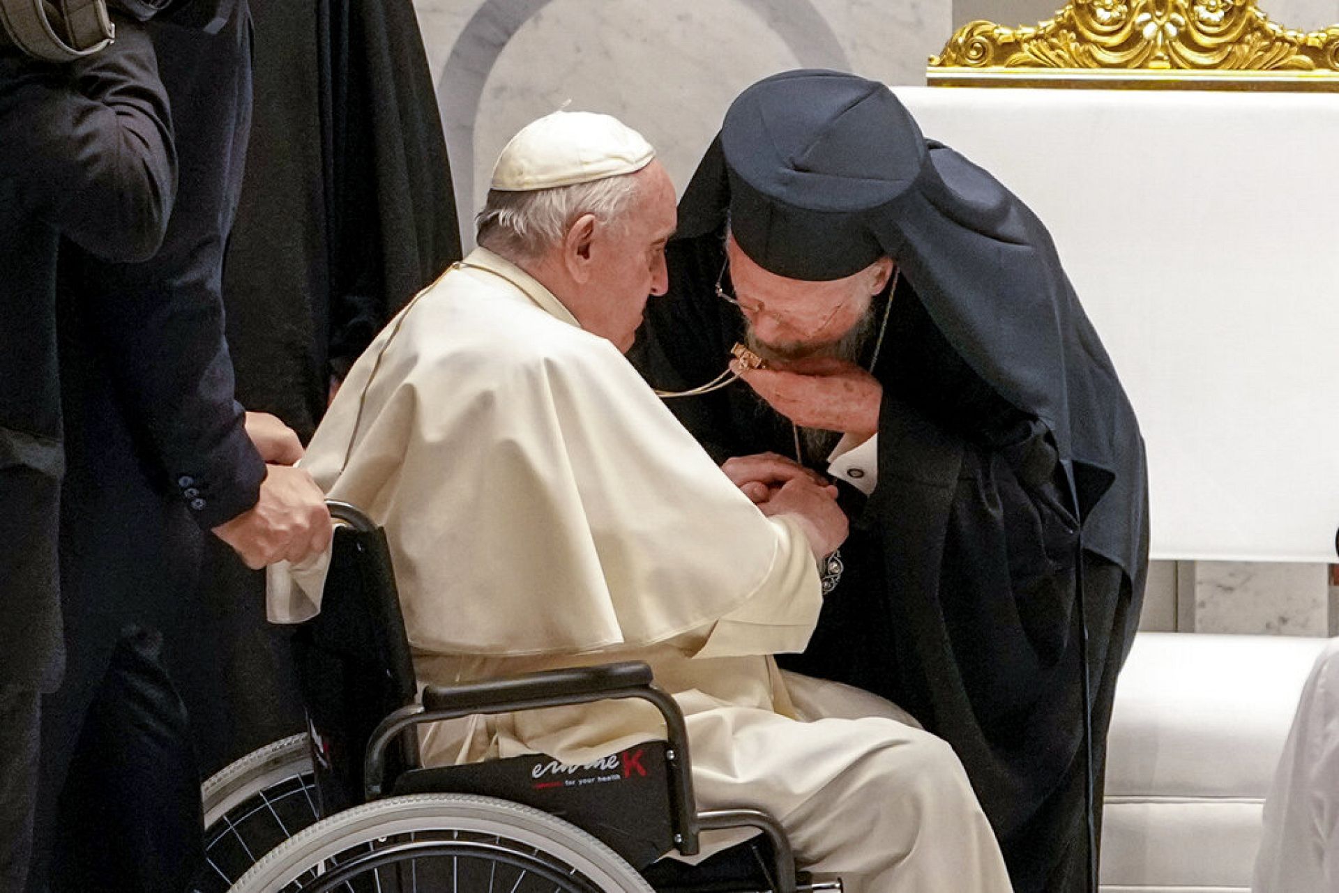 Christians celebrate Easter Sunday across major European cities