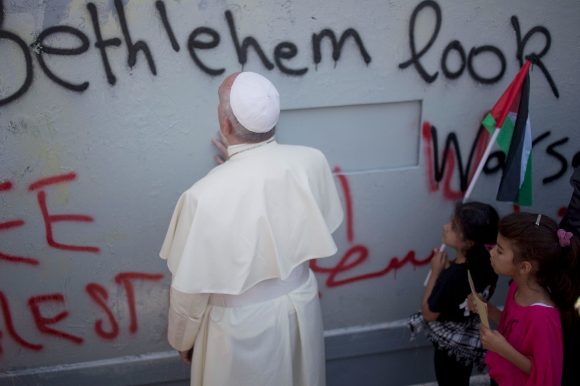 Christian Palestinians mourn Pope Francis, an outspoken voice for peace ...