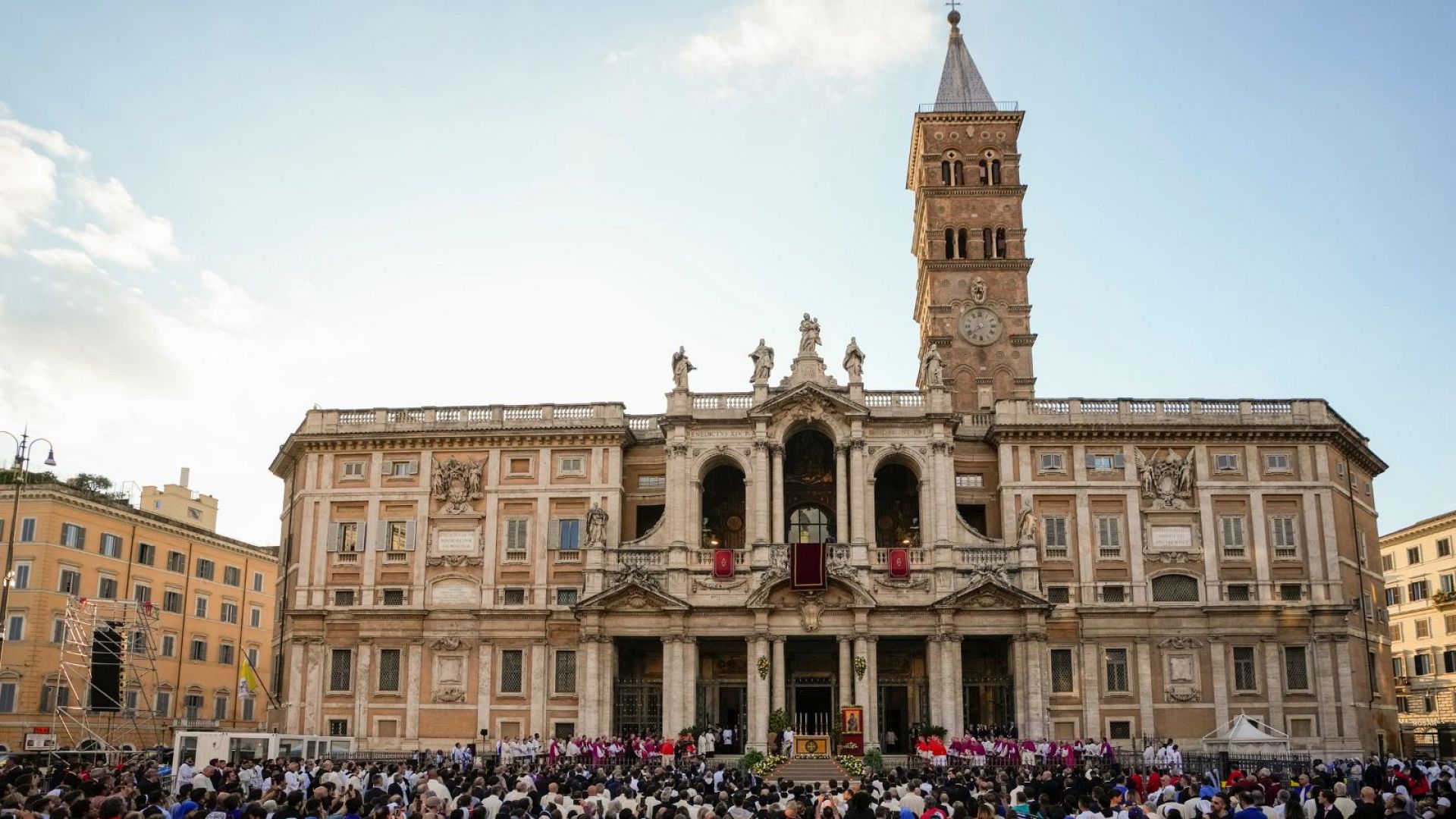 Orações pelo Papa Francisco na Basílica de Santa Maria Maior, em Roma ...
