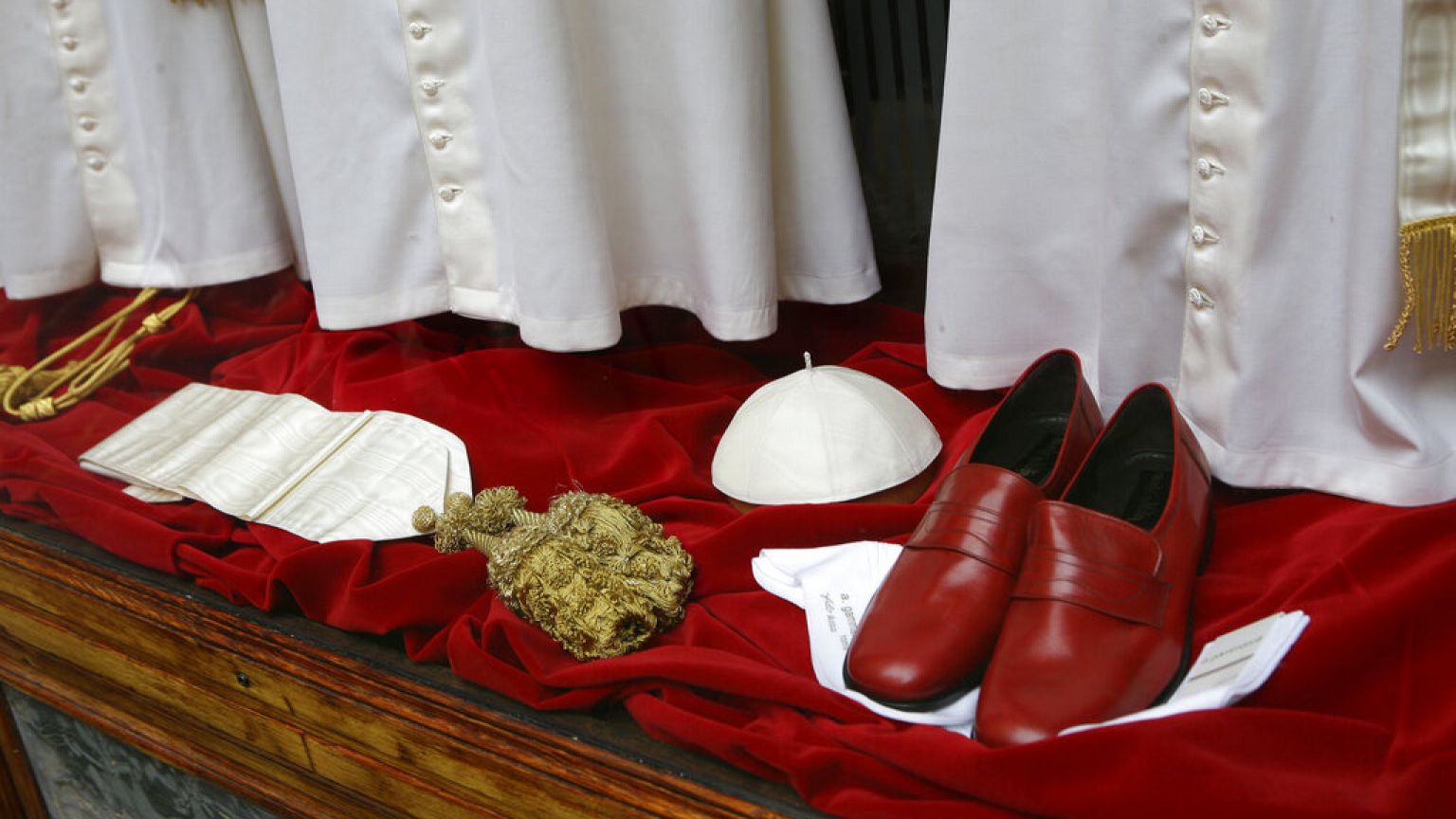 Atelier Lavs: Meet the Italian designer who dressed Pope Francis ...