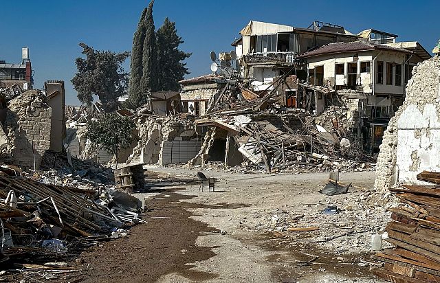 Istanbul shaken by magnitude 6.2 earthquake, more than 150 people ...